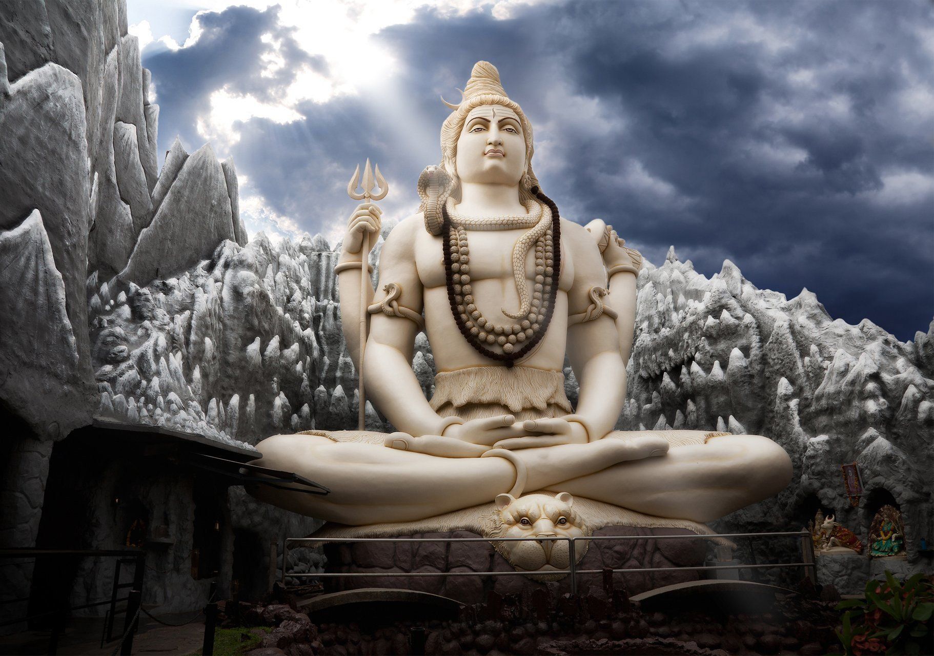 Monday Shiv Puja know why bhole baba kept Ketaki flower away from ...