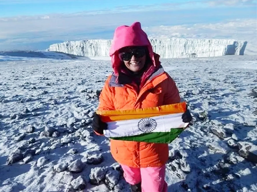 IPS Aparna: साहसी आईपीएस अपर्णा कुमार के नाम पर 'डाक टिकट' हुआ जारी ...