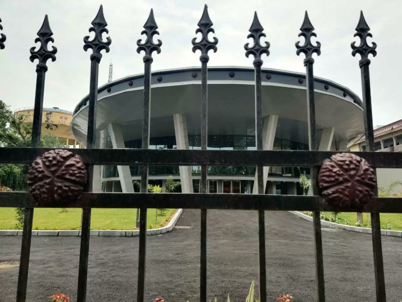 Rudraksh Convention Center Varanasi: संगीत और कला प्रेमियों के लिए बड़ी ...