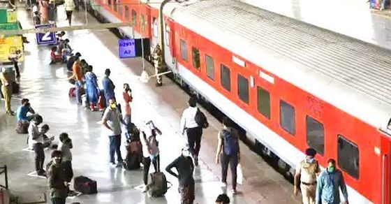 AC Train:एसी ट्रेन में कर रहे हैं सफर, कोरोना संक्रमण का ऐसे रखें ख्याल ...