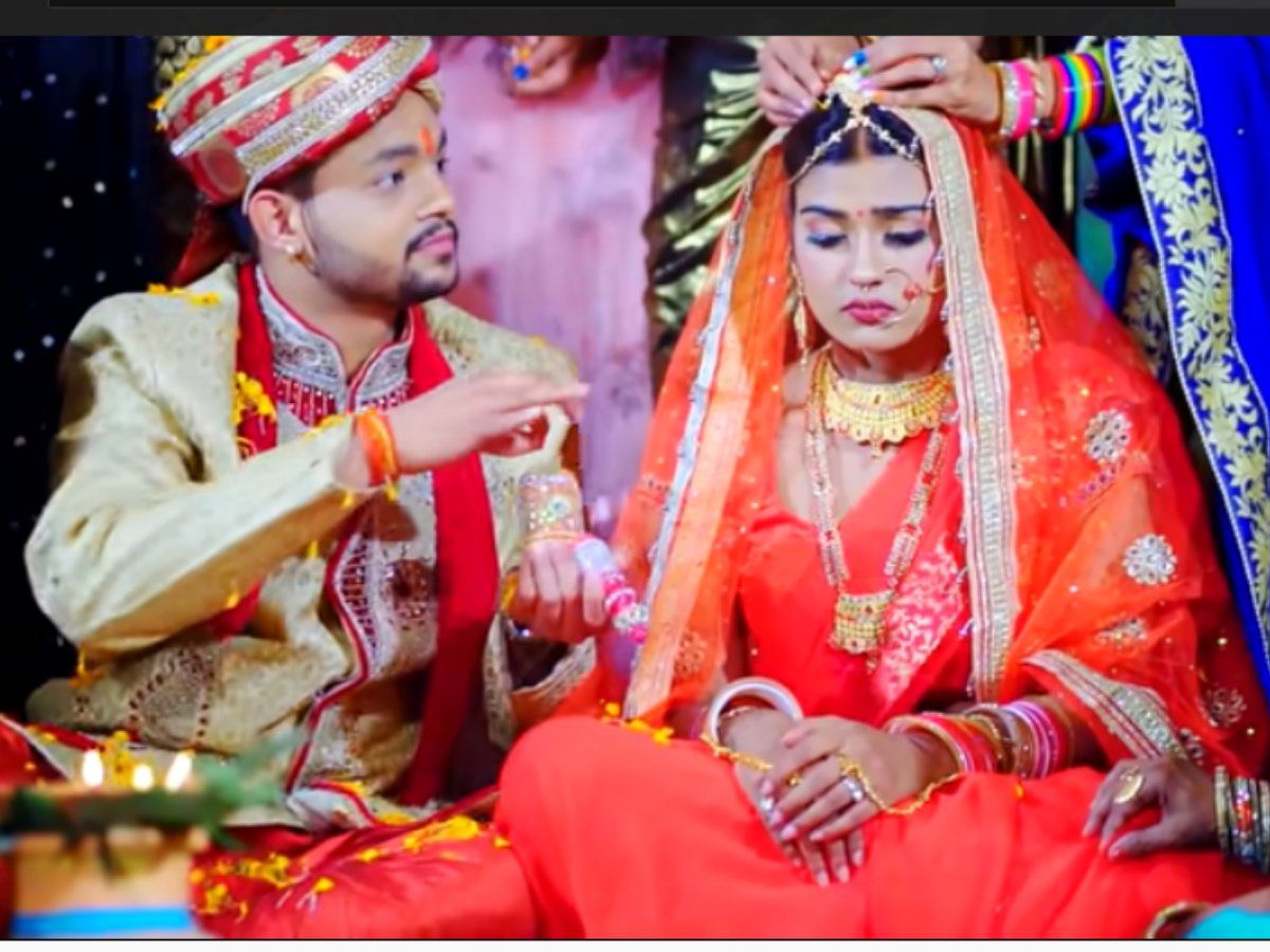 Bhojpuri Song 2021: देखिए अंकुश राजा का दर्दभरा बेटी विदाई गीत डोलिया ...