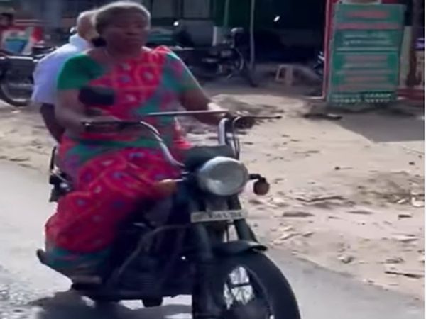 Viral Video Desi Aunty Bike Ride With husband Watch Heart Winning Video, VIDEO: पति को पीछे ...