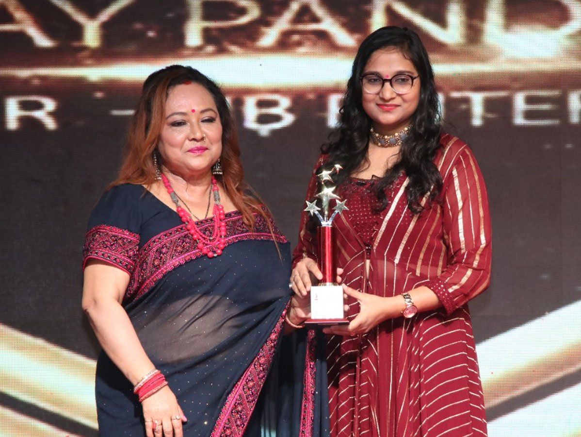 Priyanka Singh got Best Playback Singer Female at green cinema awards ...