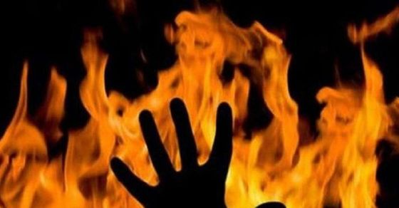 When stopped from abusing Kasmuddin tried to burn alive Deepak in Dumka ...