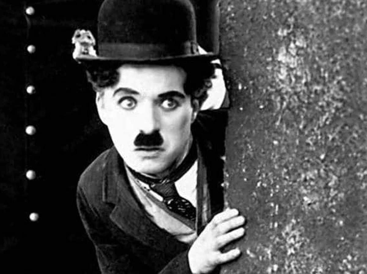 Charlie Chaplin Birthday: संकट में भी मुस्‍कुराने की सीख देते हैं ...