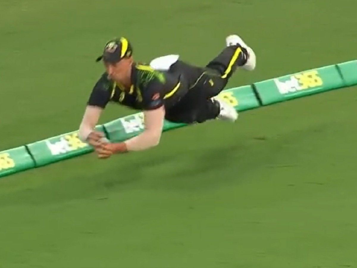 Australian cricketer Daniel Sams grabs a stunning catch against Sri ...