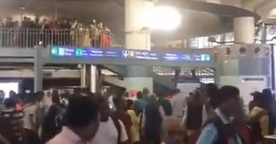 राजीव चौक मेट्रो स्टेशन पर लगे- देश के गद्दारों को, गोली मारो....... के ...