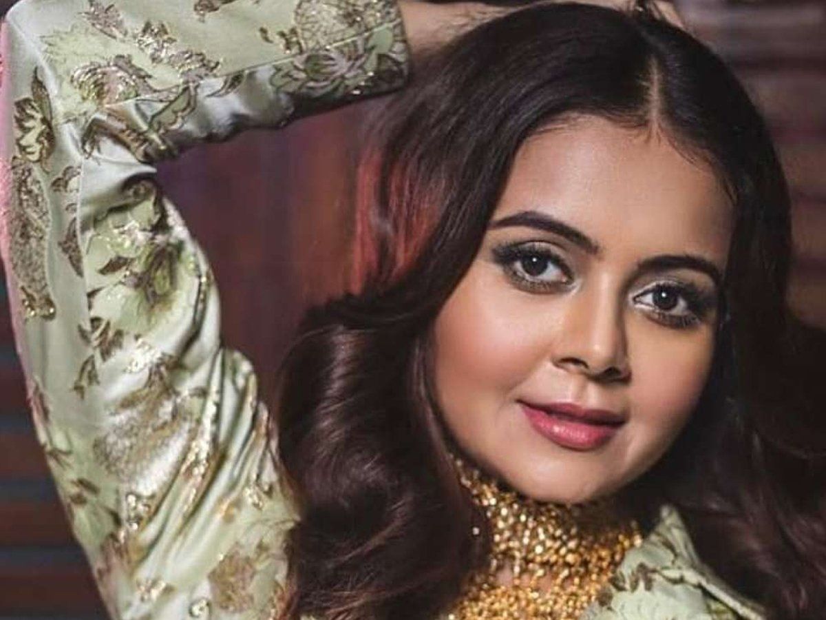 Devoleena Bhattacharjee compares trollers with dogs | Devoleena ...