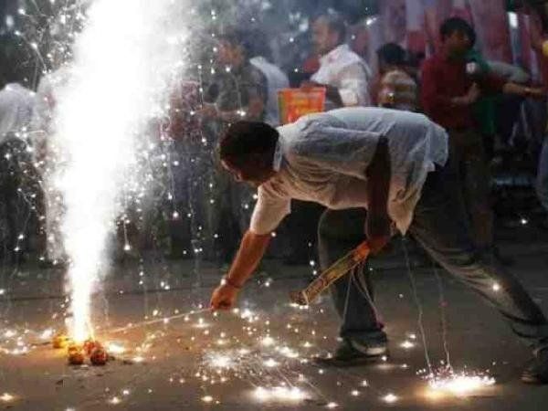 cracker viral video| दिवाली पर पटाखे बैन होने पर लोगों ने निकाल लिया ...