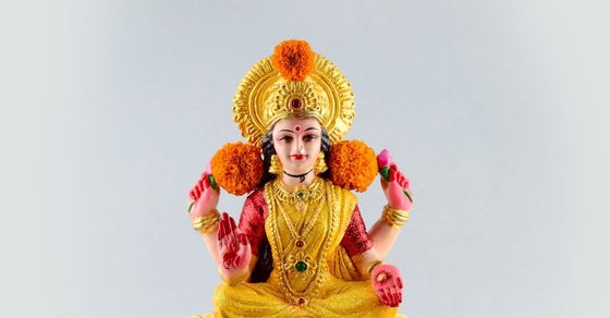 Maa Lakshmi Signs: Goddess Lakshmi gives some signs before coming to ...