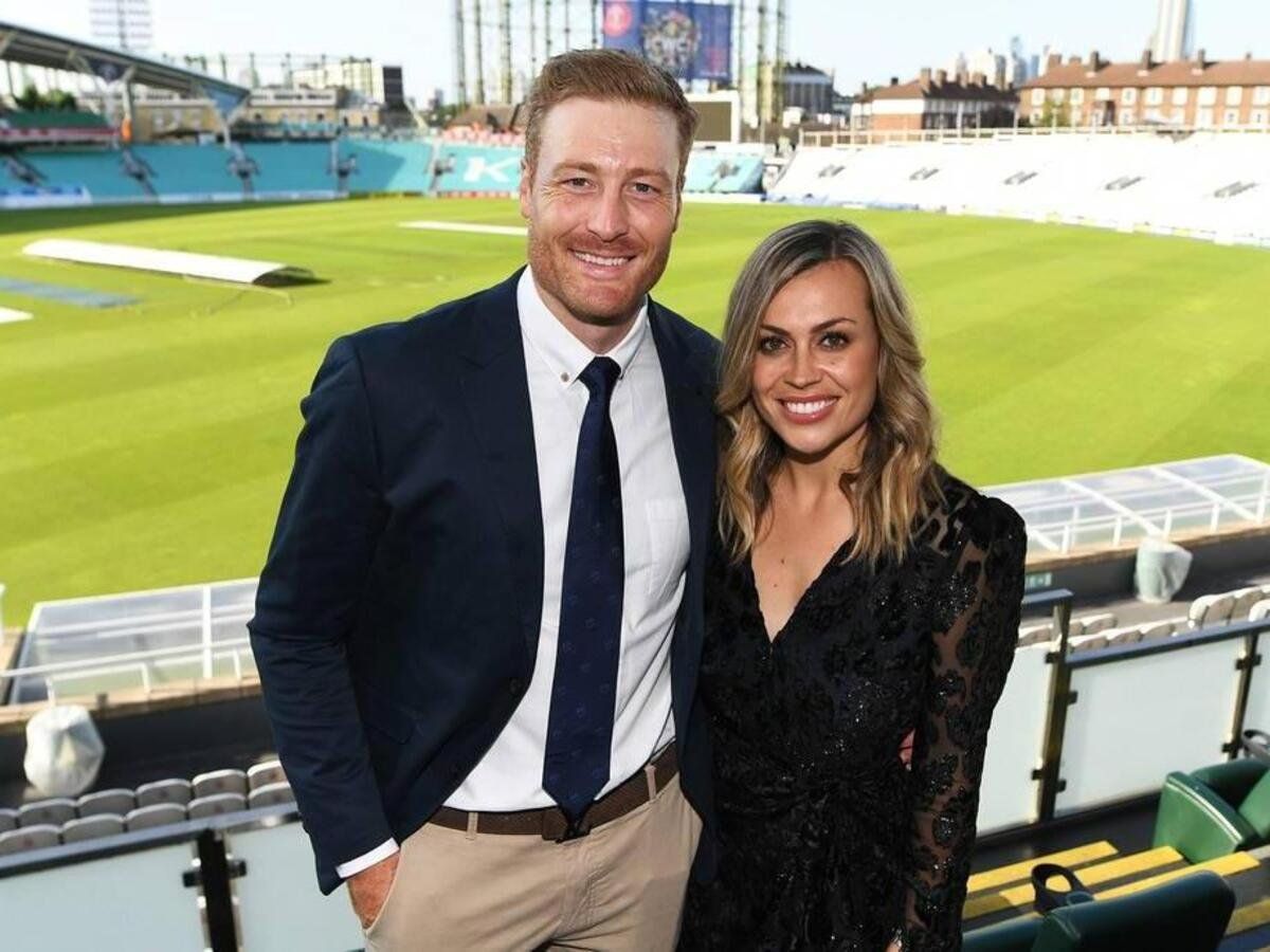 Martin Guptill ki uplabdhi: Martin Guptill crosses Rohit Sharma to ...