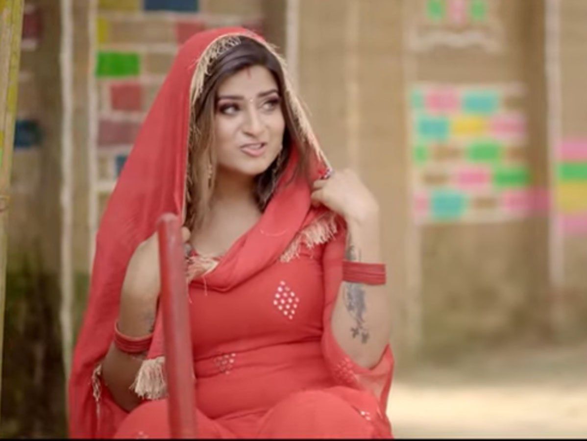 Haryanvi Song Himanshi Goswami Ft. Vishal Mahor Pyari Banno Rani watch ...