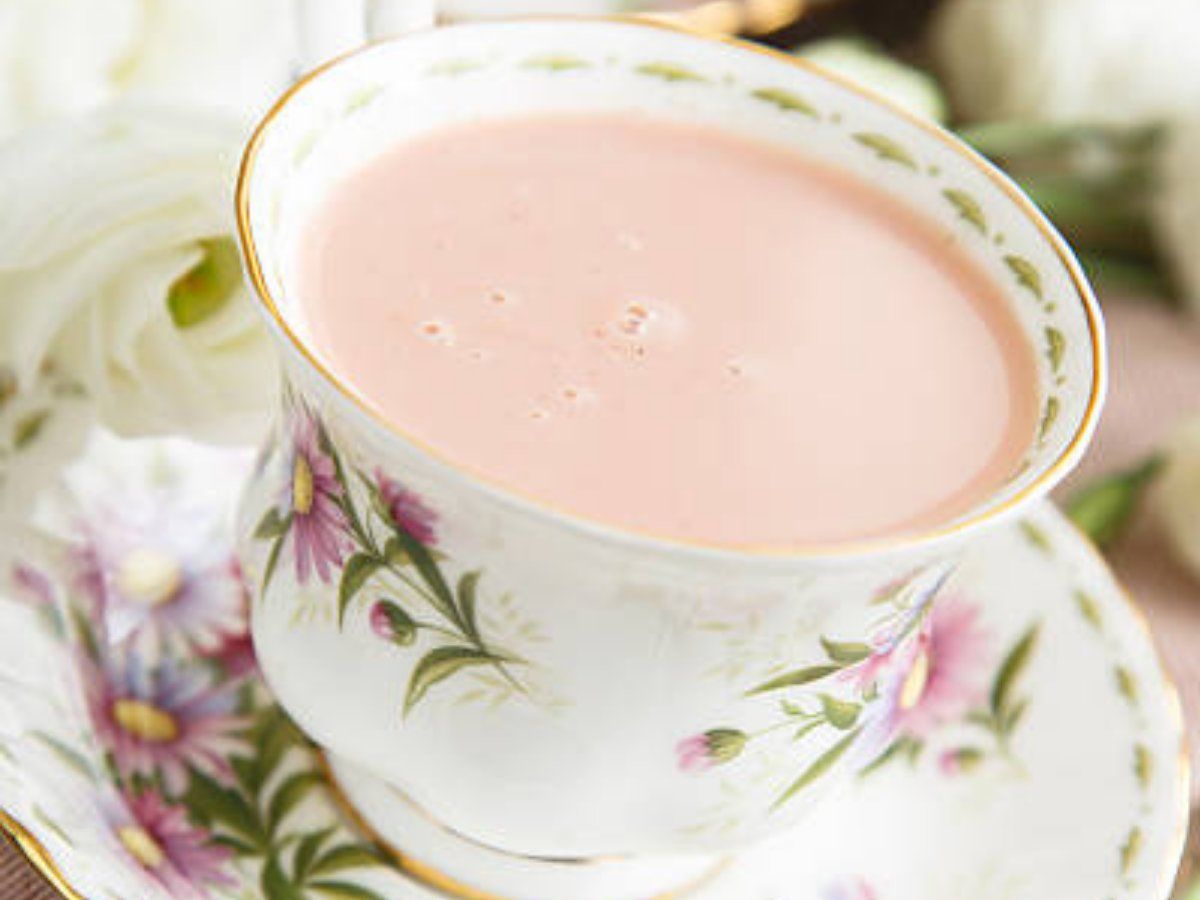 Kashmiri Pink Tea Recipe: ठंड के मौसम में घर बैठे लीजिए पिंक टी यानी ...