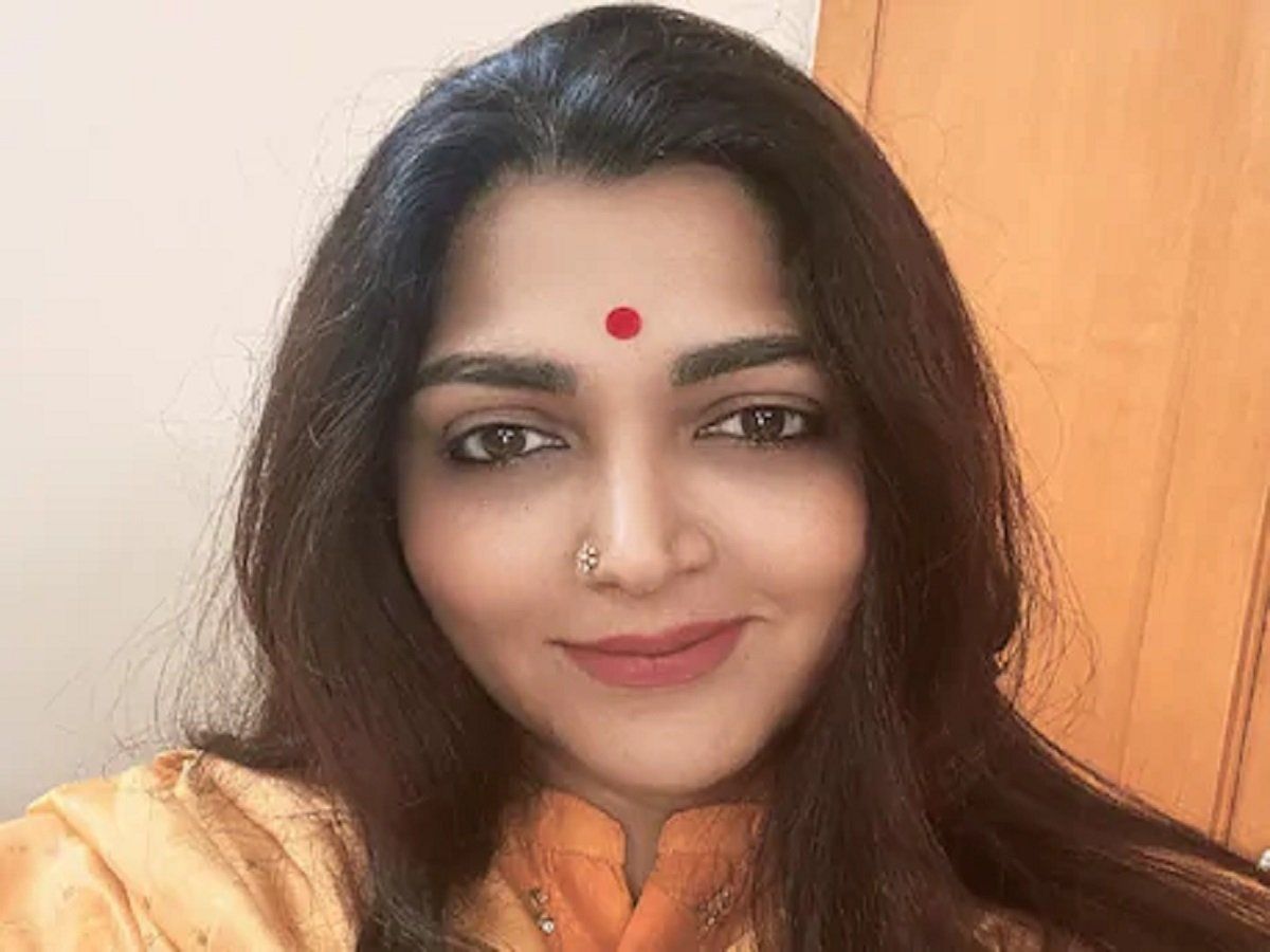 Khusbu Sundar: कांग्रेस को झटका! अभिनेत्री ने राजनेता बनी खुशबू आज थाम ...
