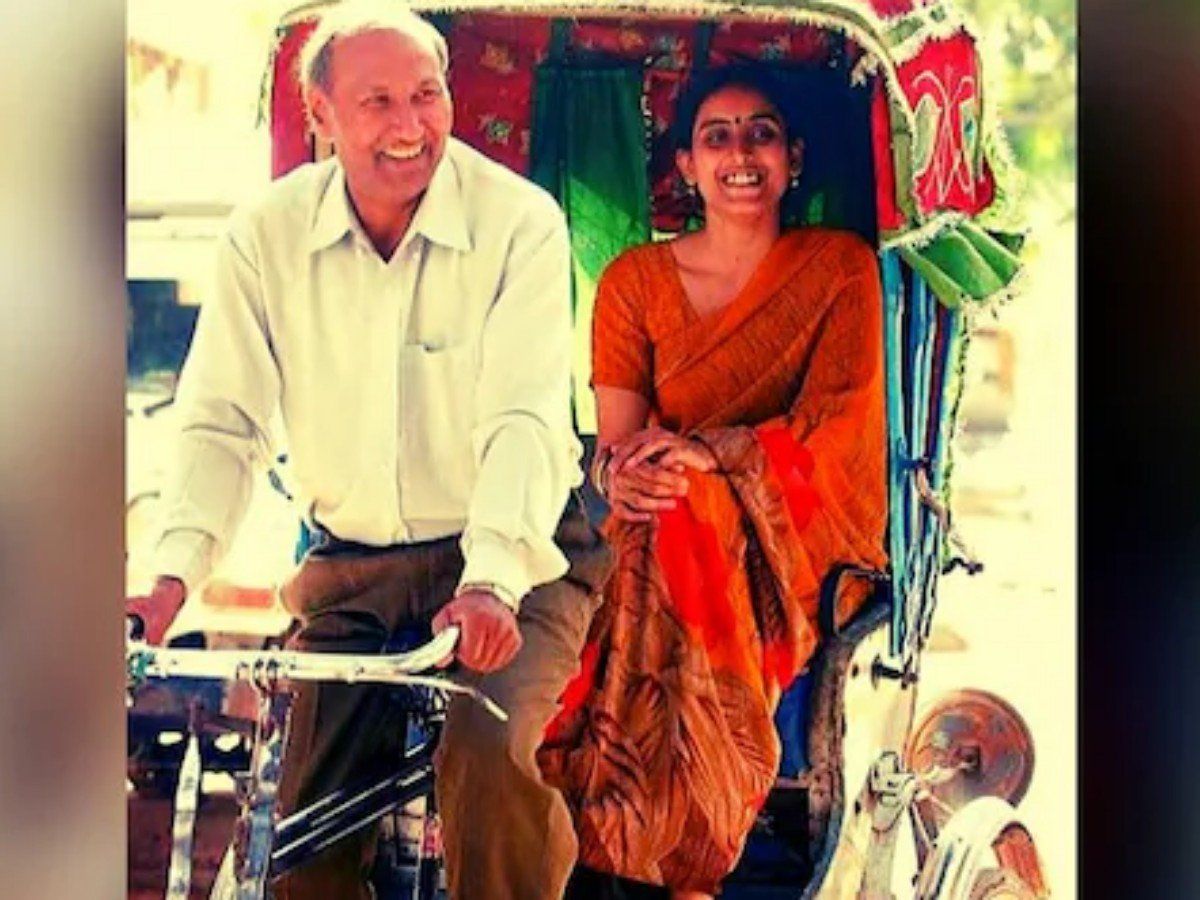 Valentines Day 2022 Know About Professor Matuknath And Julie Love Story ...