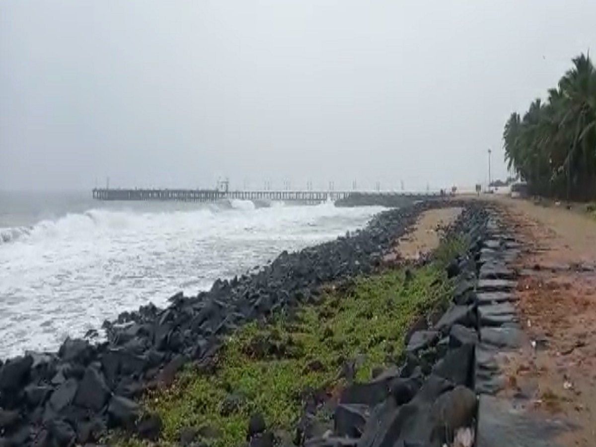 Cyclone Nivar: तेजी से आगे बढ़ रहा है रहा चक्रवाती तूफान 'निवार ...