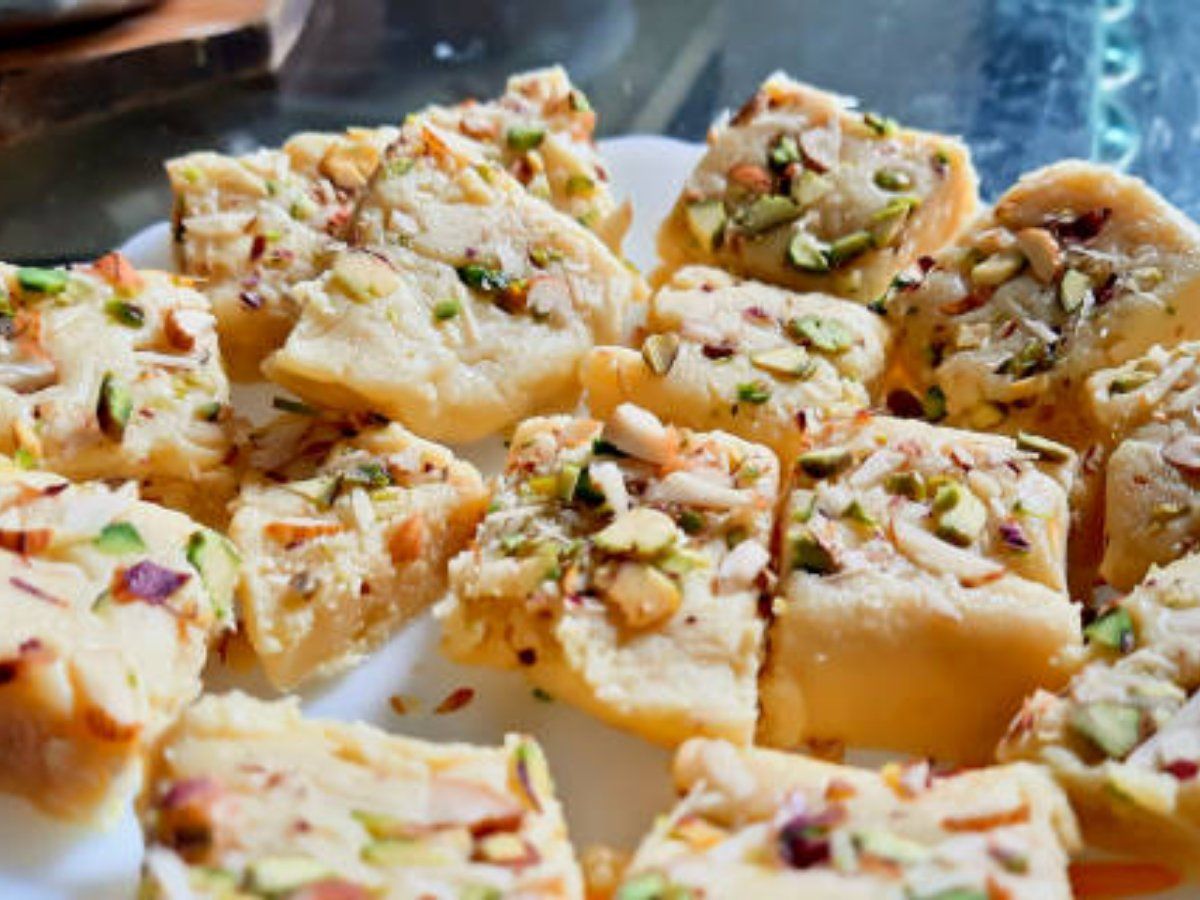 paneer barfi recipe in hindi for diwali 2021, diwali 2021 special sweet ...