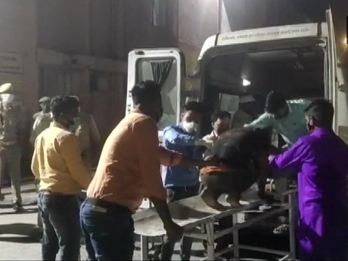 Pilibhit accident, UP: पीलीभीत में बस से टकराई बोलेरो, 7 की मौके पर मौत ...