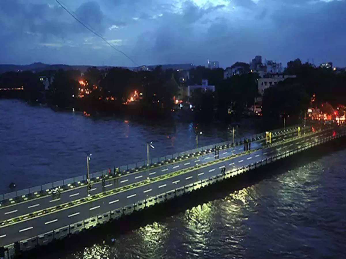 Pune Bridge: Shrimant Mahadaji Shinde bridge connecting Aundh and ...