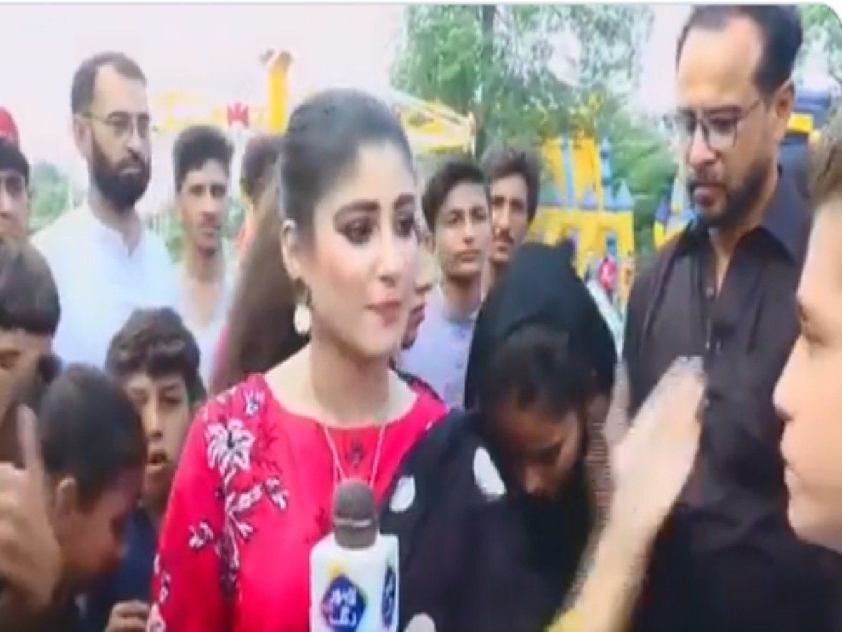 Pakistani Journalist Slaps Boy During Live Reporting Video Goes Viral ...