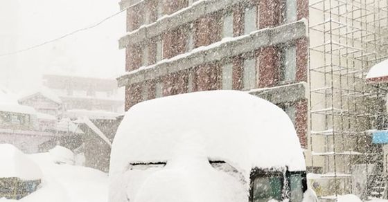 snowfall in himachal pradesh tourist are very happpy in shimla see ...