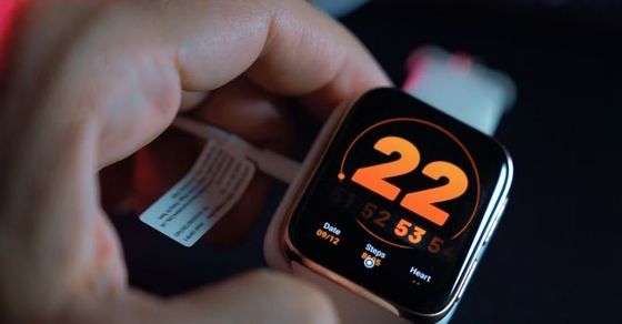 Regular Watch vs Smartwatch Which One You Should Buy | Tech News