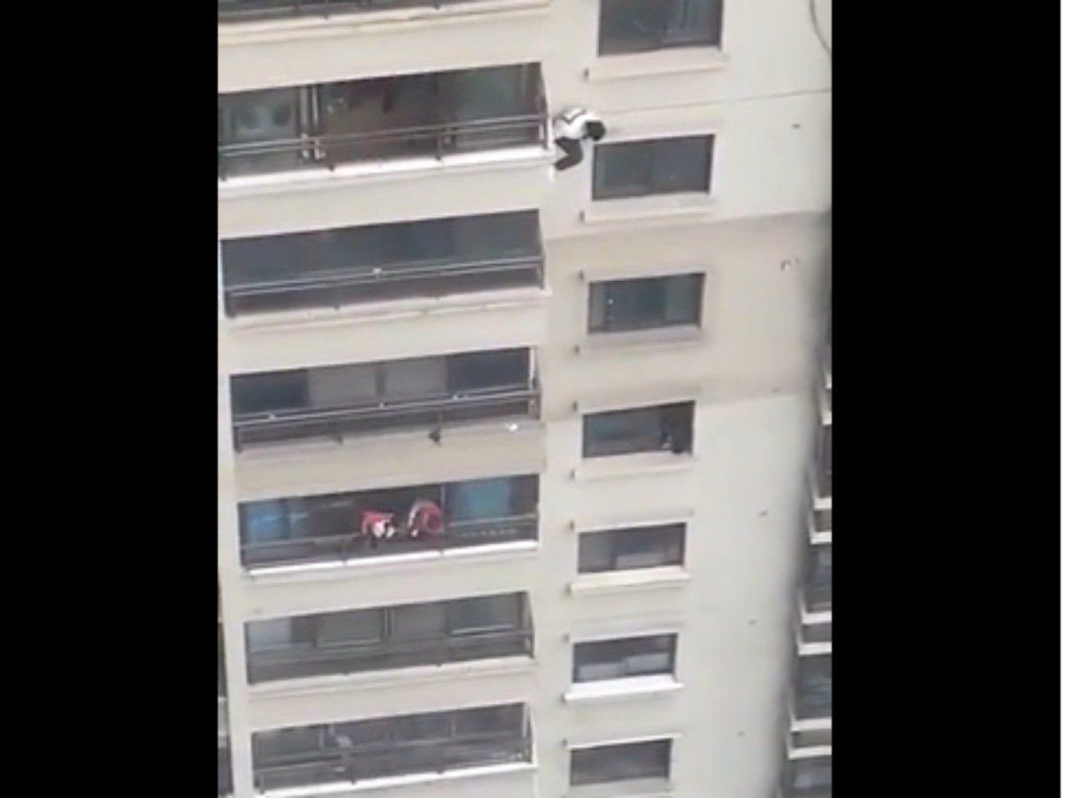 Meet Real Life Spider man Climbs 37 storey skyscraper Video Goes Viral ...