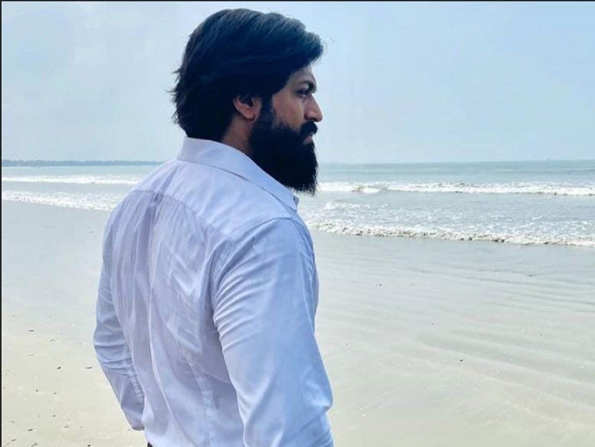 सेट पर सुपरस्टार यश ने की वापसी, रॉकी के किरदार के लिए फिर शुरू की ...