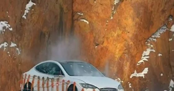 Man blows up his Tesla car with 30 kg dynamite after being told repairs ...