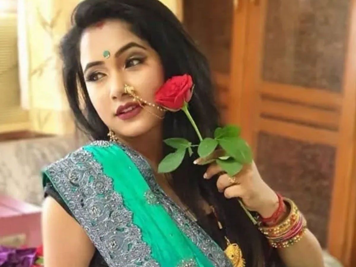 Bhojpuri Actress Trisha Kar Mms Leaked Actress Requests Not To Download