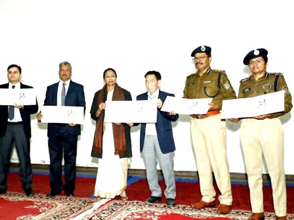 IPS Aparna: साहसी आईपीएस अपर्णा कुमार के नाम पर 'डाक टिकट' हुआ जारी ...