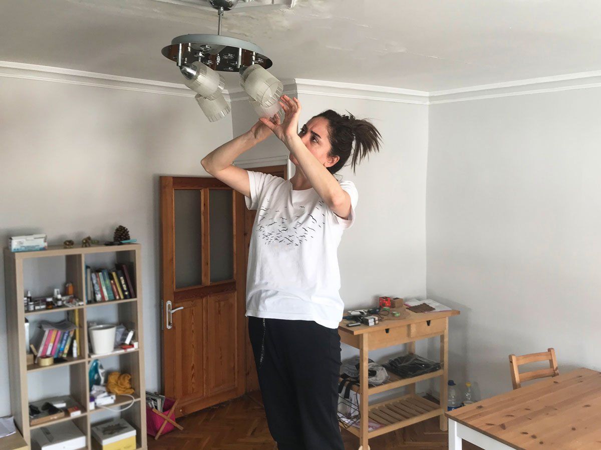 Tips to clean Bulb and tubelight | How to Clean Tubelight and Bulb ...