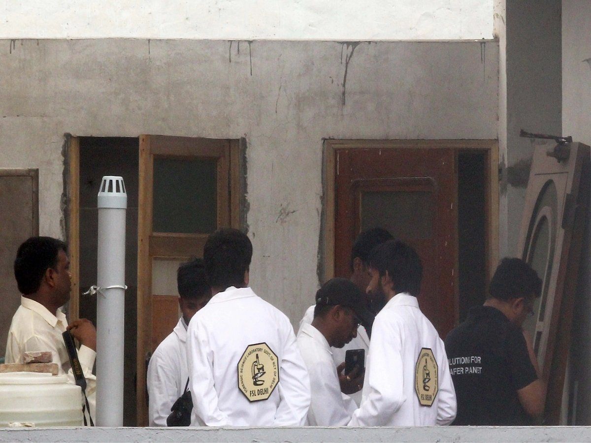 बुराड़ी कांड : डेढ़ साल बाद इस 'भूतिया घर' में आए किराएदार, एक ही ...