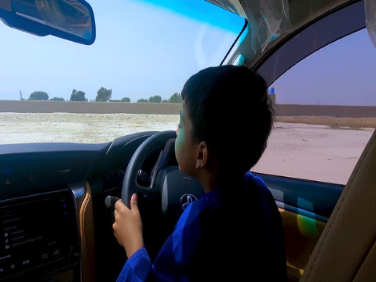 Pakistani 8 Year Old Boy Driving Car Shocking Video Goes Viral, VIDEO ...
