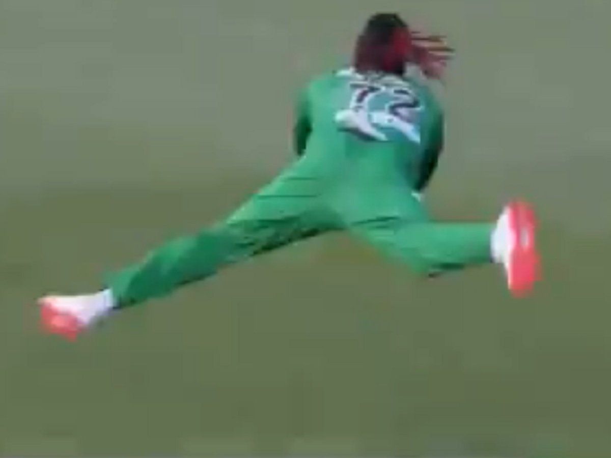 Best catch of BBL| Andre Fletcher takes sensational catch in BBL video ...