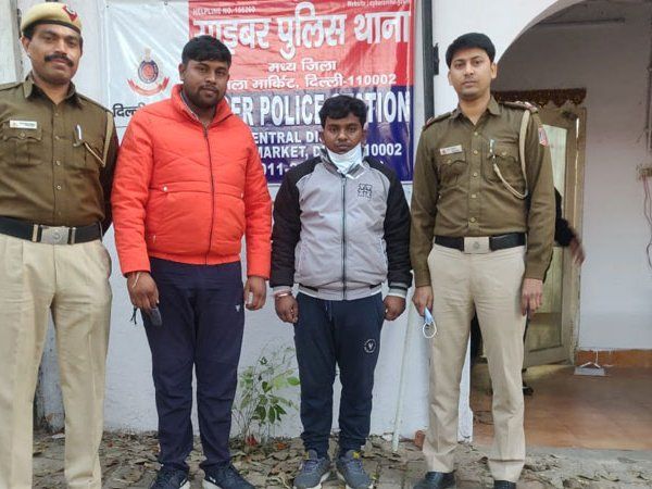 Cyber Cell of Delhi Police has arrested fraudsters who were duping ...
