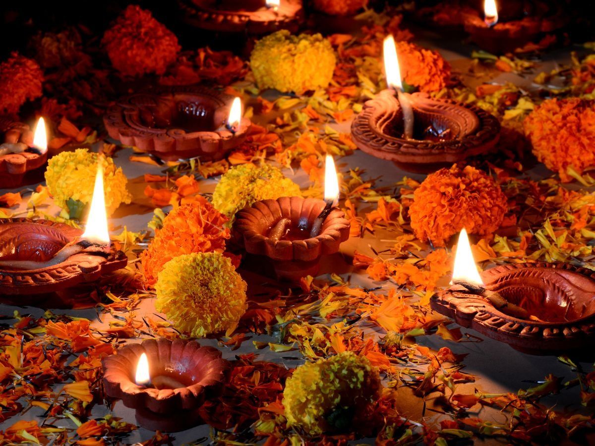 Astro Tips For Deepak: Rules of worship deepak lighting lamp infront of ...