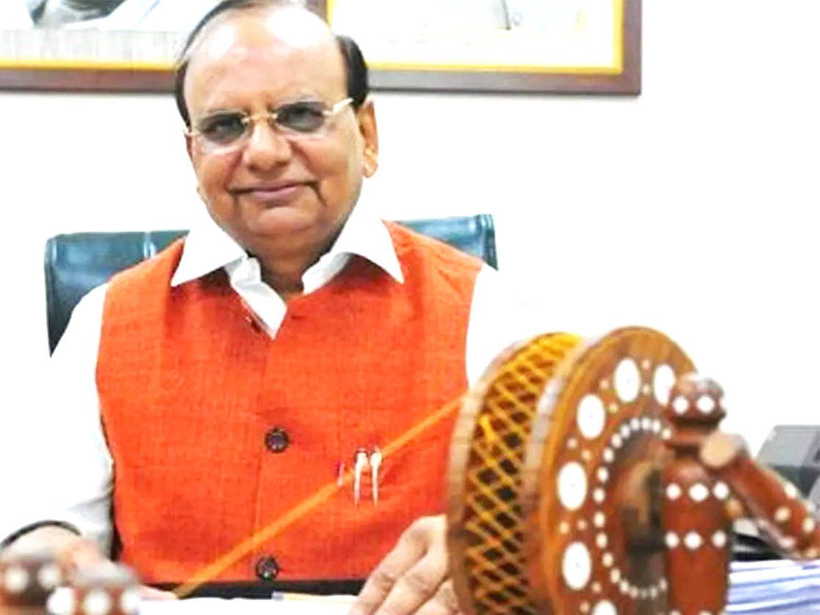 Delhi LG VK Saxena sent legal notice to AAP leaders, accused of ...