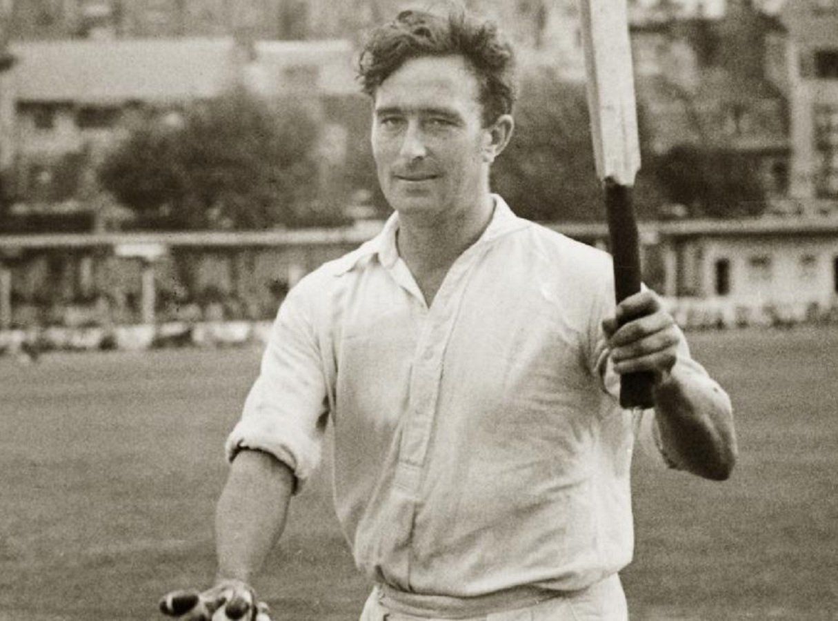 Denis Compton I Happy Birthday: सबसे तेज तिहरा शतक जड़ा, क्रिकेट-फुटबॉल ...
