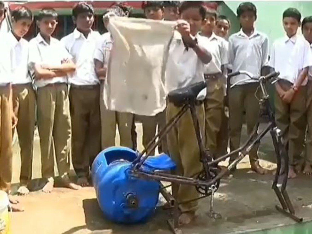 School boy made desi washing machine with cycle jugaad video goes viral ...