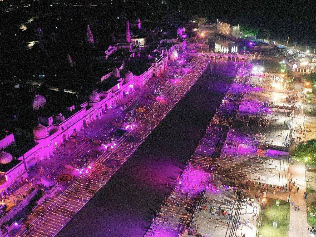 Ram Temple, Pictures from drone show Ayodhya lights up with earthen ...