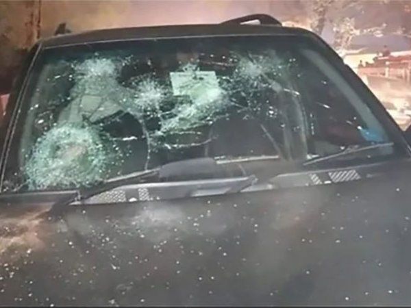 UP Election 2022 Attack on convoy of SP candidate Abhay Singh from ...