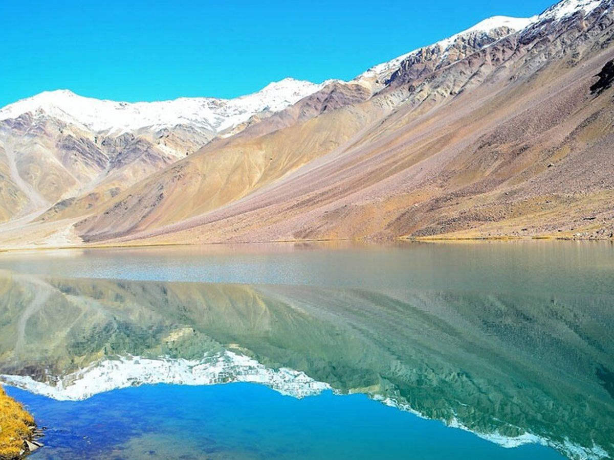 अजब: दिन में 3 बार बदलता है भारत में स्थित इस झील के पानी का रंग, देखकर ...