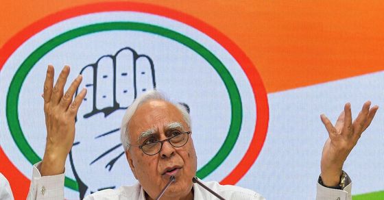Kapil Sibal News| क्या बगावत की राह पर है कपिल सिब्बल, ताजे ट्वीट से ...