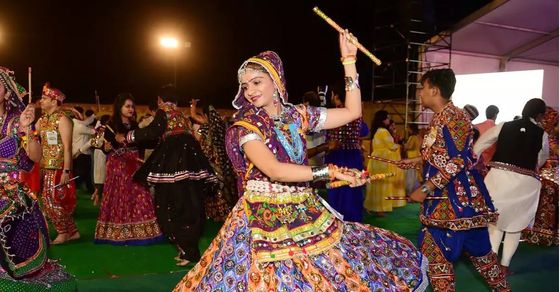 Navratri 2021 Guidelines: Maharashtra government bans Garba, Dandiya ...