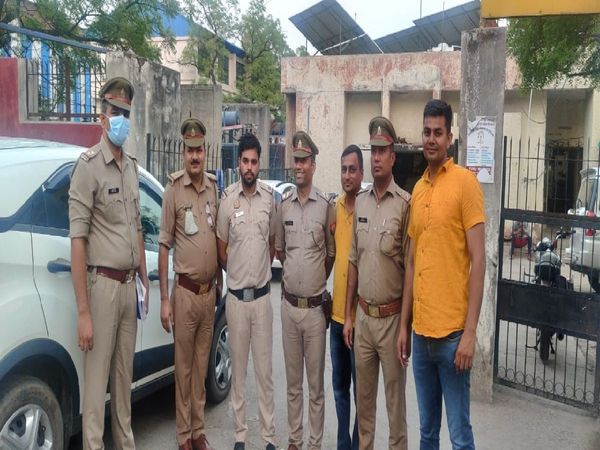 Fake ASI Arrested in Noida: UP Police Arrest Delhi Police Fake ASI in Noida-वर्दी पहनकर रौब ...
