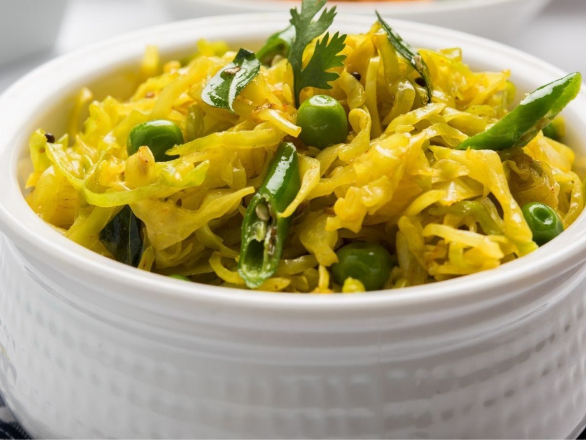 How to make Patta Gobhi Matar ki Sabzi recipe vidhi at home