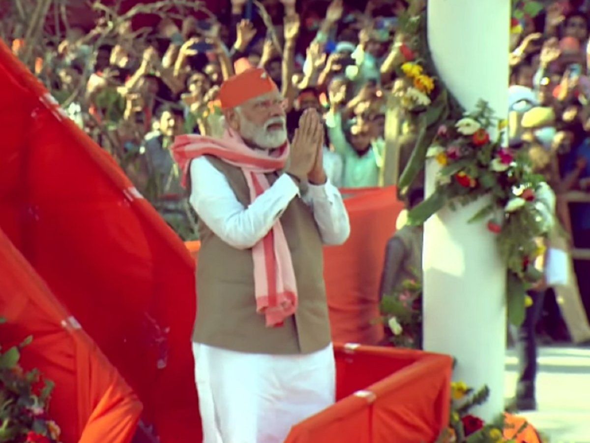 PM Narendra Modi tries hand at Damru at Kashi Vishwanath Temple, enjoys chai at a tea stall in ...