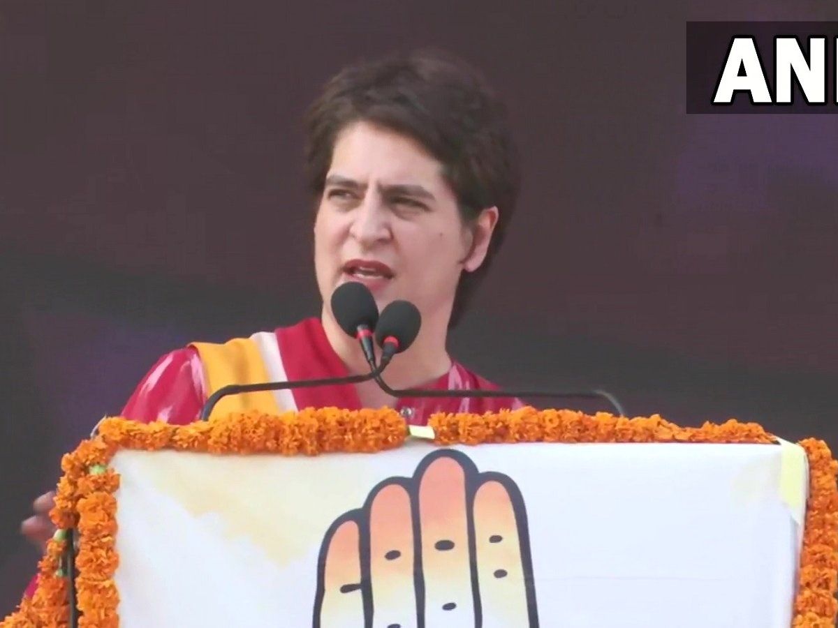 Priyanka Gandhi Hits Out At Bjp Sp And Bsp In Gorakhpur Pratigya Rally