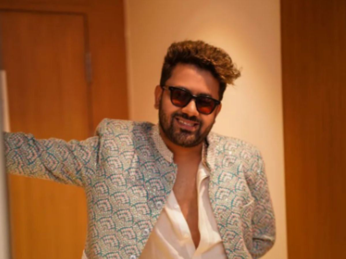 FIR lodged against singer rahul jain for raping costume stylist in ...